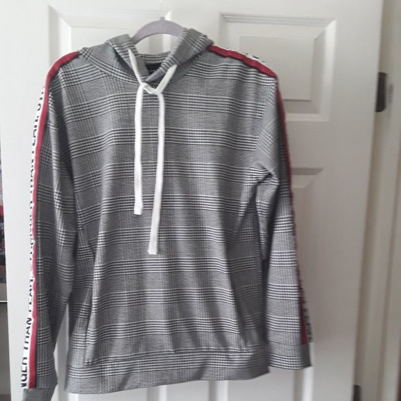 Zara | Sweaters | Euc Zara Black Label Houndstooth Stronger Than Fear ...